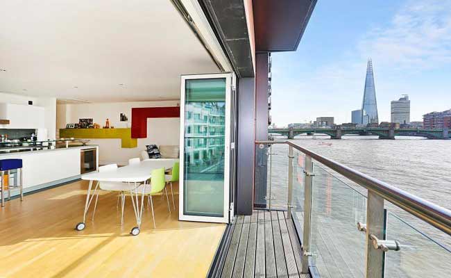 OnTheBalcony: Eleven homes with a fantastic view